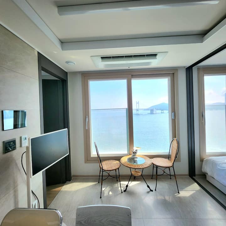 #Busan#gwangalli#풀오션뷰#침대2개#감성숙소#주차50지원 - Busan
