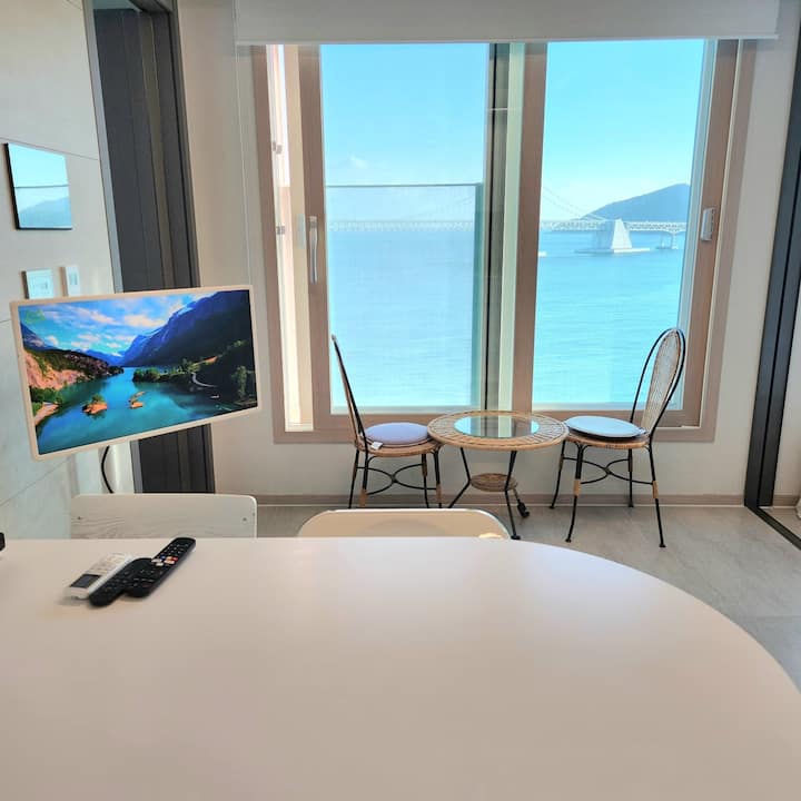 #Busan#gwangalli#풀오션뷰#침대2개#감성숙소#주차50지원 - Busan