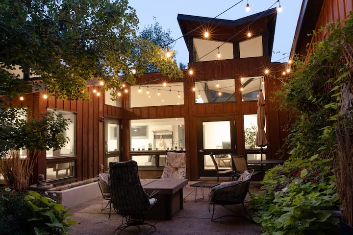 Private Creek + Patio, Walkable, Bright Cozy Vibe - Golden, CO