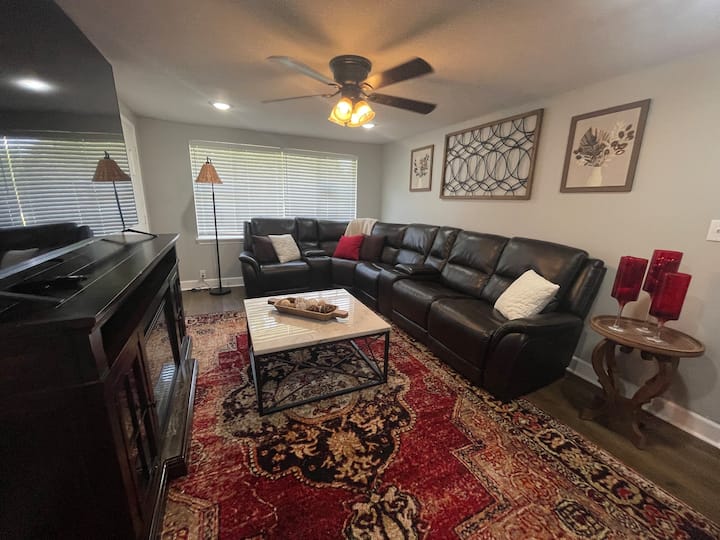 The 3bdrm Tv House - Hattiesburg, MS