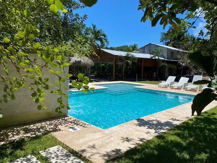 Cabinas Y Restaurante - Paquera