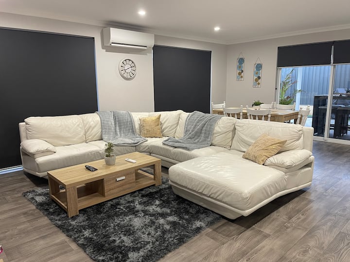 Seacliff Cottage By The Sea - Mandurah
