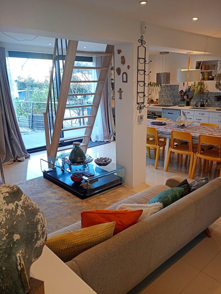 Villa Réception Avec 6 Chambres 6 Douches Et 4wc - Gardanne