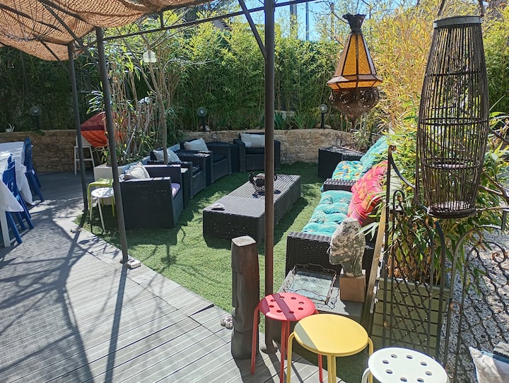 Villa Réception, 6 Chambres, 17 Couchages - Marignane