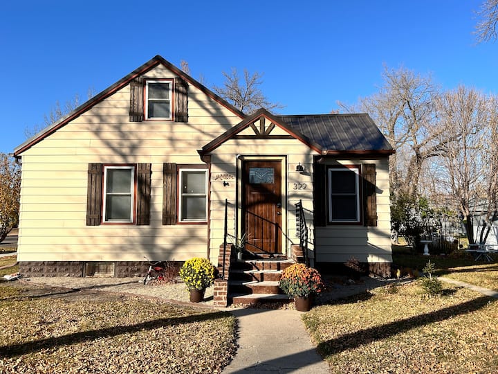Renaissance Cottage - North Dakota