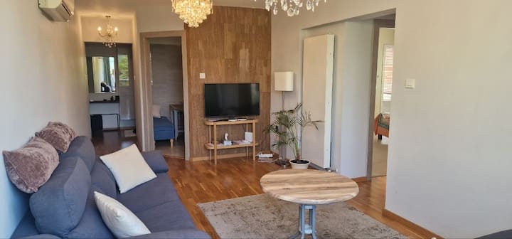 Cosy Modern 2-bdrm Apartment - Limassol