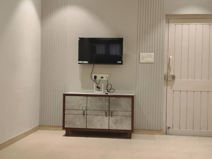 Vhhs( Family)service Home , Shree Mathuresh Nagar - Surat