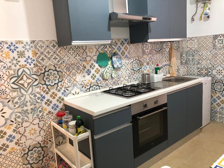 Lol, Your Lovely Apartment - Roma