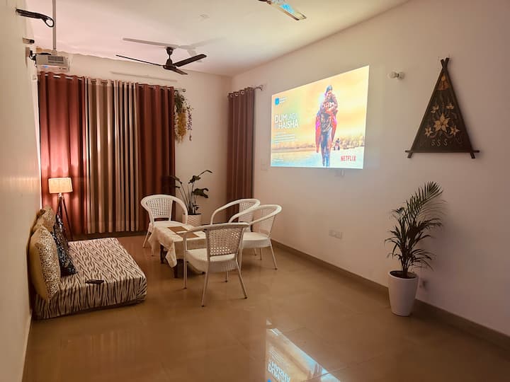 Bright Airy Gateway, Airport Road - Chandigarh - Sahibzada Ajit Singh Nagar