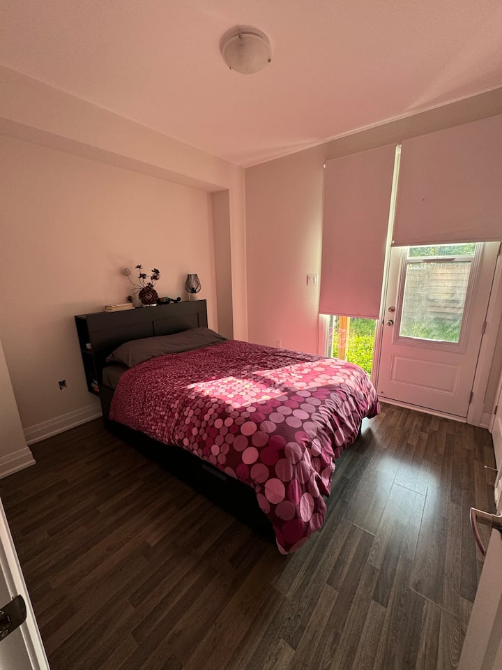Beautiful Room With Private Bath - Toronto