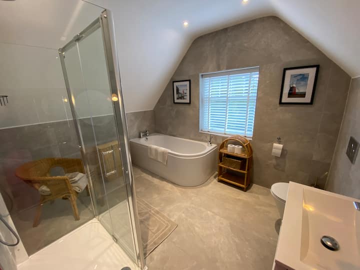 The Annexe, Spacious King Bed & Luxury Bathroom - Chichester