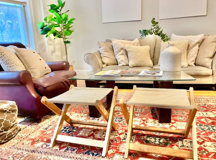 Chic Brownstone Retreat - New York