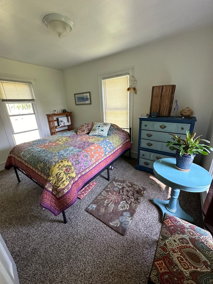 Beautiful Home Overlooking Lake! - Seneca Falls, NY