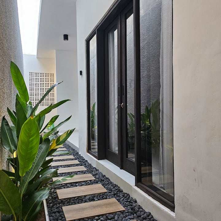 Private Guesthouse 2 Bedroom - デンパサル