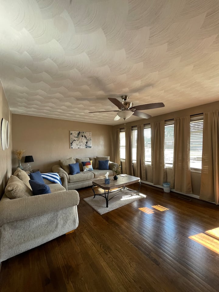 Hidden Gem.4/bedroom Cozy Home Fenced In Yard - Chesapeake, VA