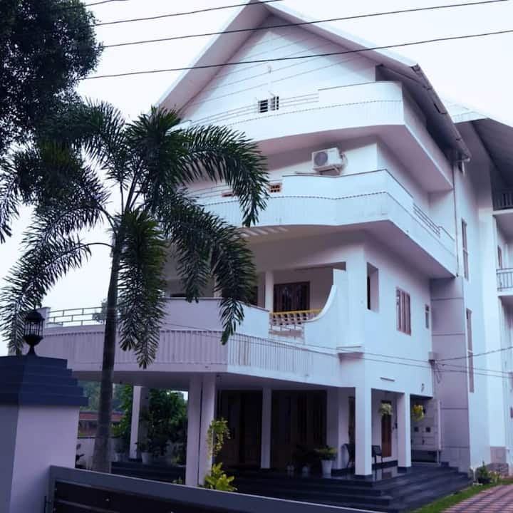 Homestay For Get Together And Group Stay. - Cochin
