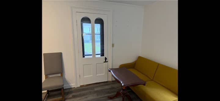 Cute Victorian Studio In Downtown Great Barrington - Great Barrington, MA