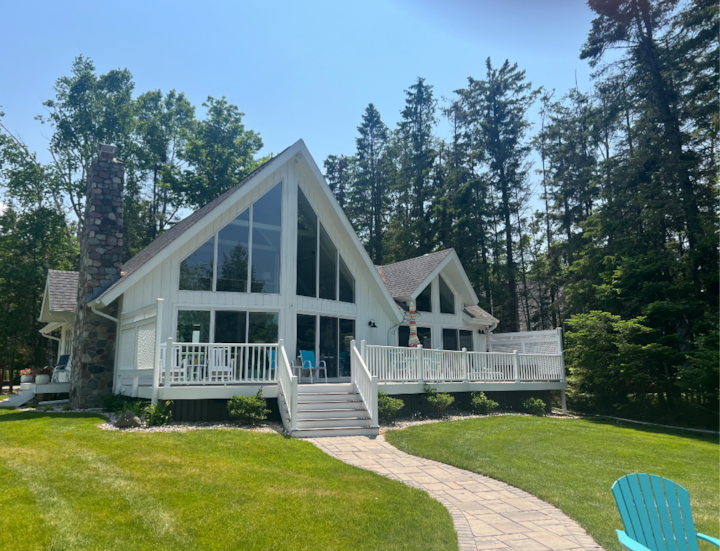 Needle Pointe Luxe Adventures- Sleeps 10 - Mullett Lake, MI
