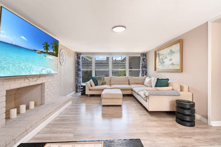 Spacious 3br Clearwater | Sleeps 8 | Pet Friendly - Clearwater, FL