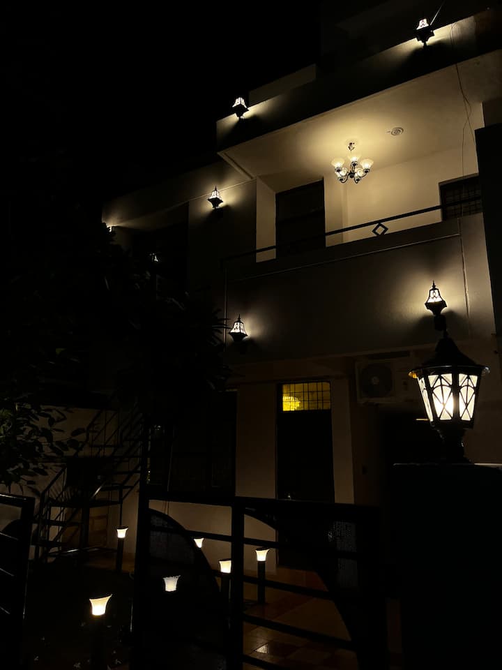 Alcoove- A Touch Of Vintage - Gwalior