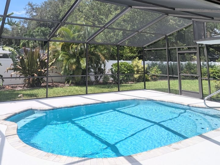Luxury Coastal Getaway, Minutes From Ami! - Bradenton, FL