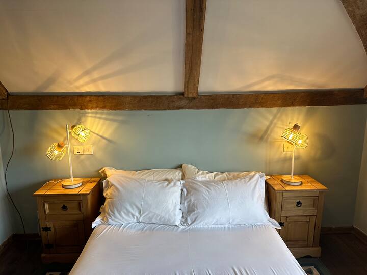 Geranium Room At Potton Hall - Southwold