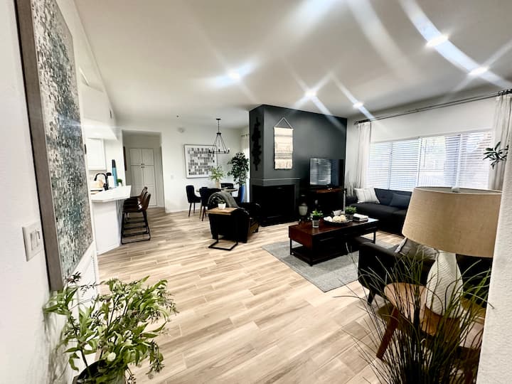 New Listing! Resort Townhome In Tempe - Tempe, AZ