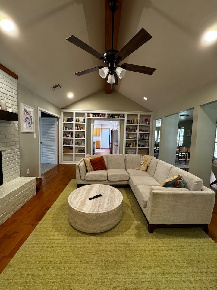 Classic Home Close To Campus! - Norman, OK