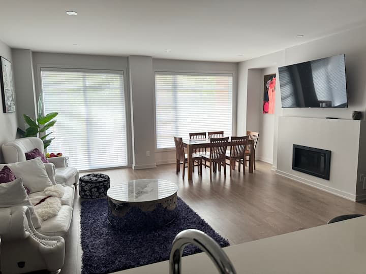 New Cozy Luxury House 3bdr +Free Parking In Ottawa - Ottawa
