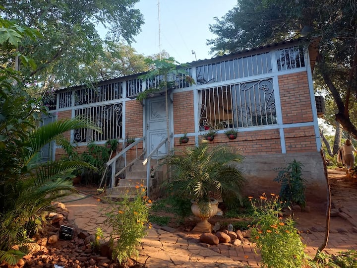 Alojamiento En La Ladera Del Cerro - Itauguá