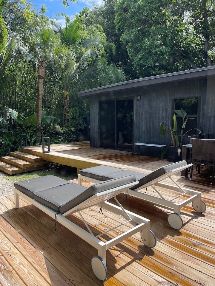 Tropical Barefoot Luxury Detached Bedroom Suite - Miami