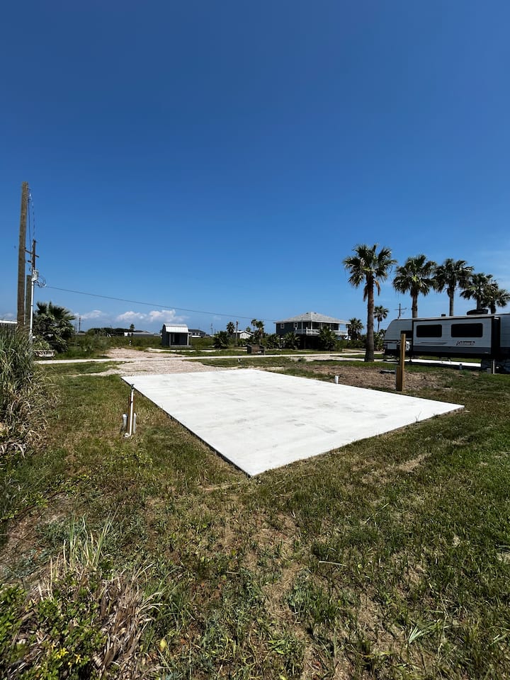 Huge Rv Campsite Less Than A Mile From The Beach! - Crystal Beach, TX