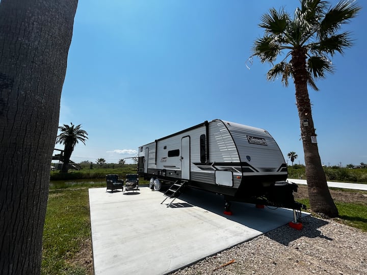 Private Fishing Rv Less Than A Mile From Beach! - Crystal Beach, TX