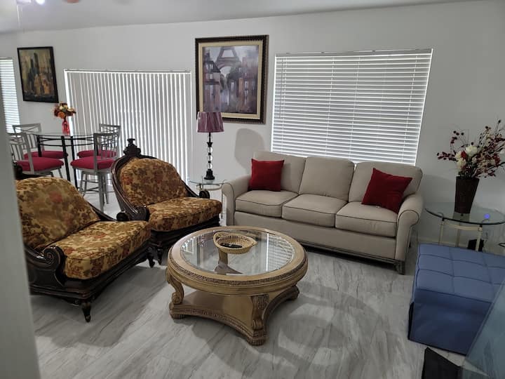 Dallas Bnb - Lehigh Acres, FL