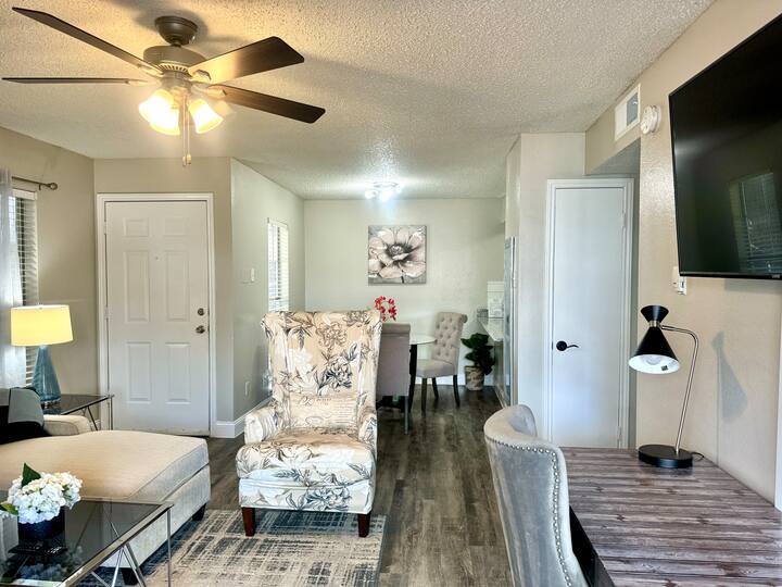 25% Off Pool View New Furnished 1bd Dfw South I011 - Euless, TX