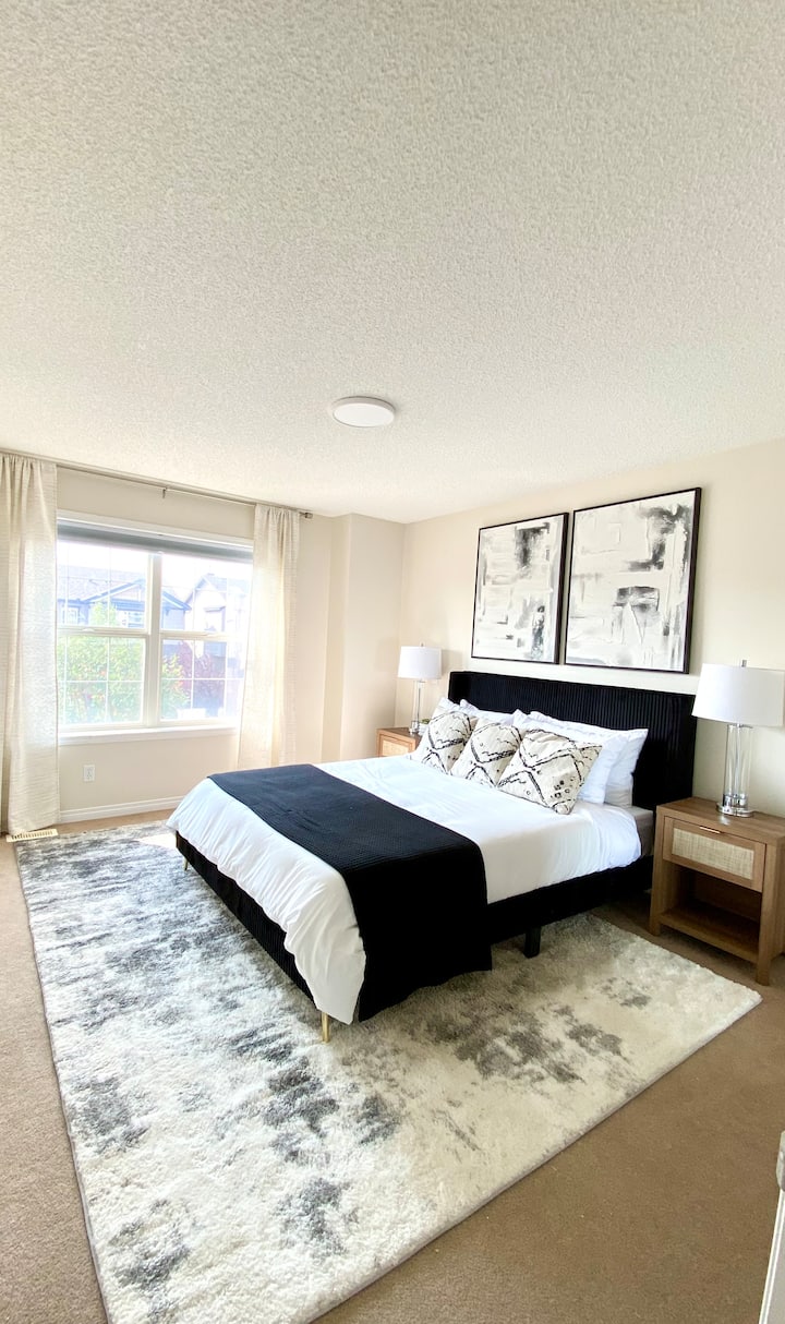 Entire House!easy Access Zoo,
Rockies!4bed,8guest - Airdrie