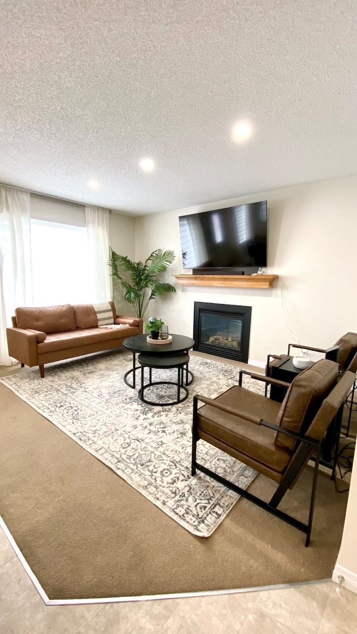 Entire House!easy Access Zoo,
Rockies!4bed,8guest - Airdrie