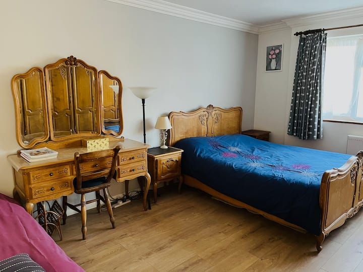 Huge Room In Family House - Oxford