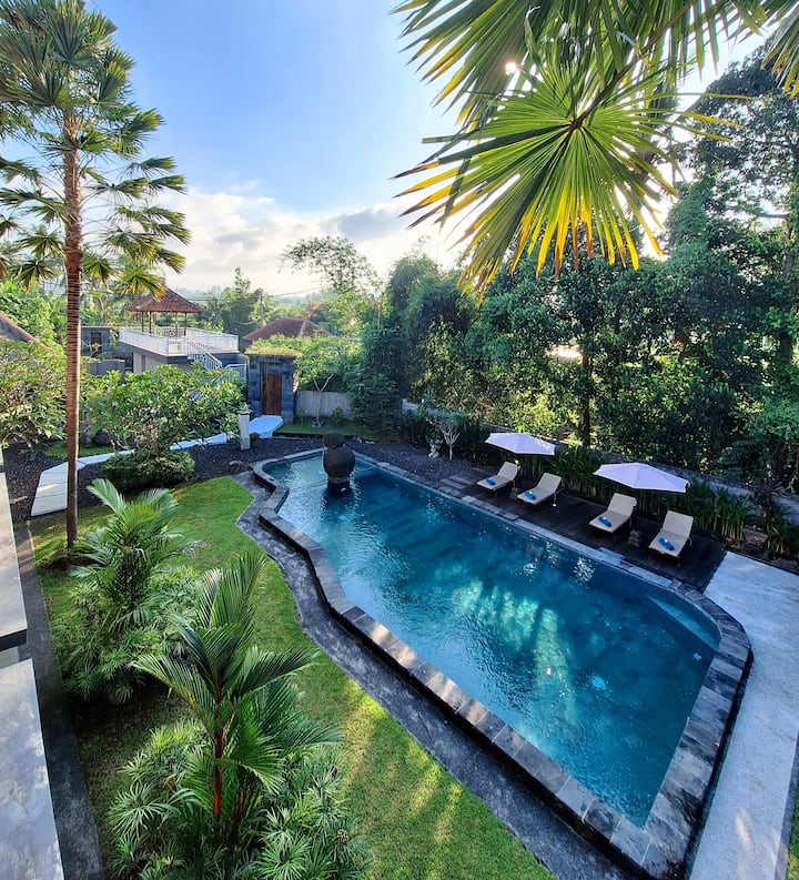 Spacious And Comfortable Private Pool Retreat - Bali