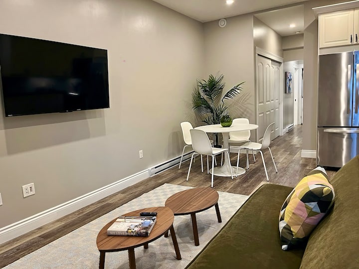 2 Bdrm, 2 Bath  - Beautiful And Centrally Located! - Halifax, NS, Canada