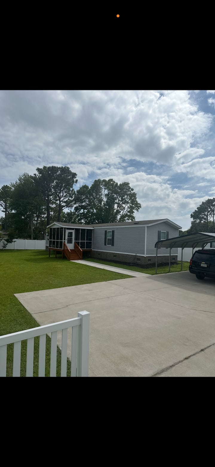 Seapines Beach House - Southport, NC
