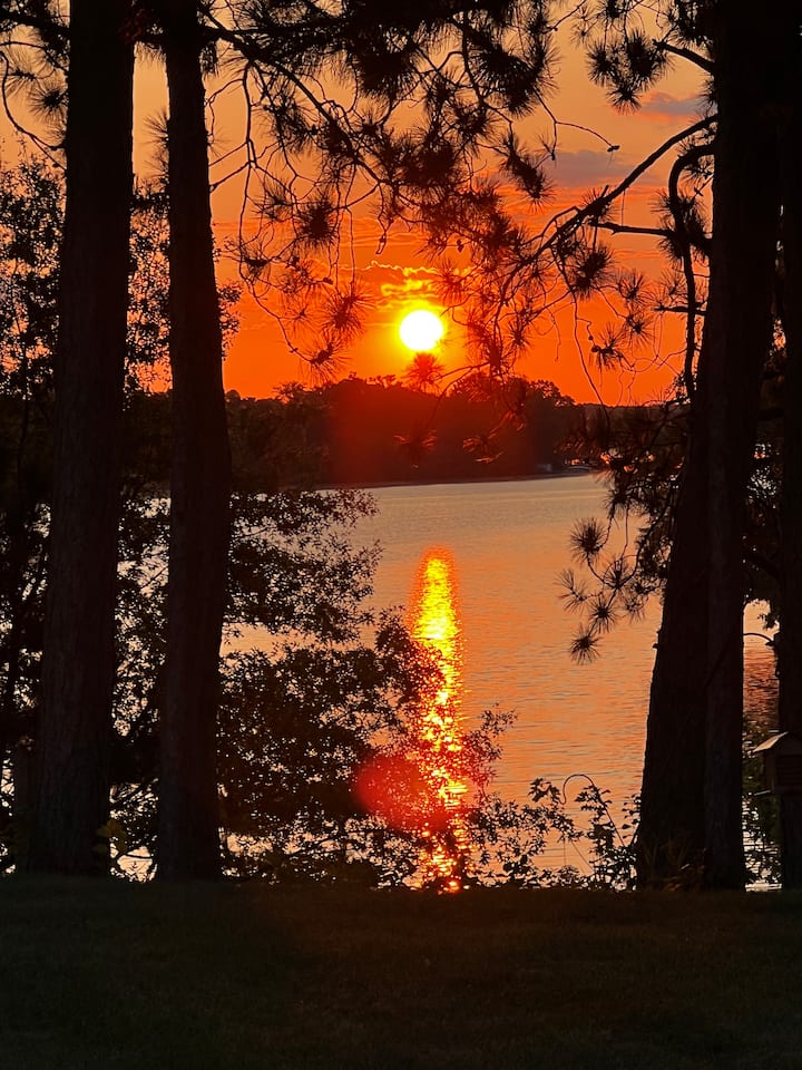 Lake Wissota • Chippewa Falls Fire Pit & Sunsets - Chippewa Falls, WI