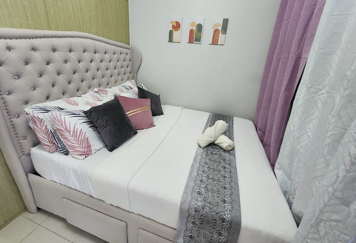 Big New-karaoke-netflx-balcony-city View-sm North - Quezon City