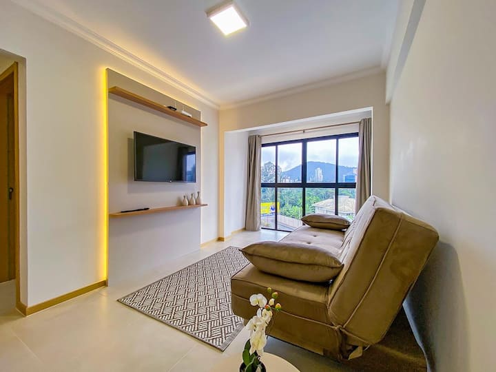 Oktober • Até 4p Ar, Vaga E 6x Sem Juros - Blumenau