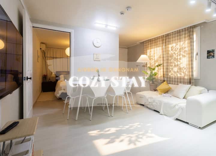 [합법숙소] 강남 / 신논현 / 학동 / 퀸침대 3개 / 8명 / 넓은 집 / 계단없는 - 