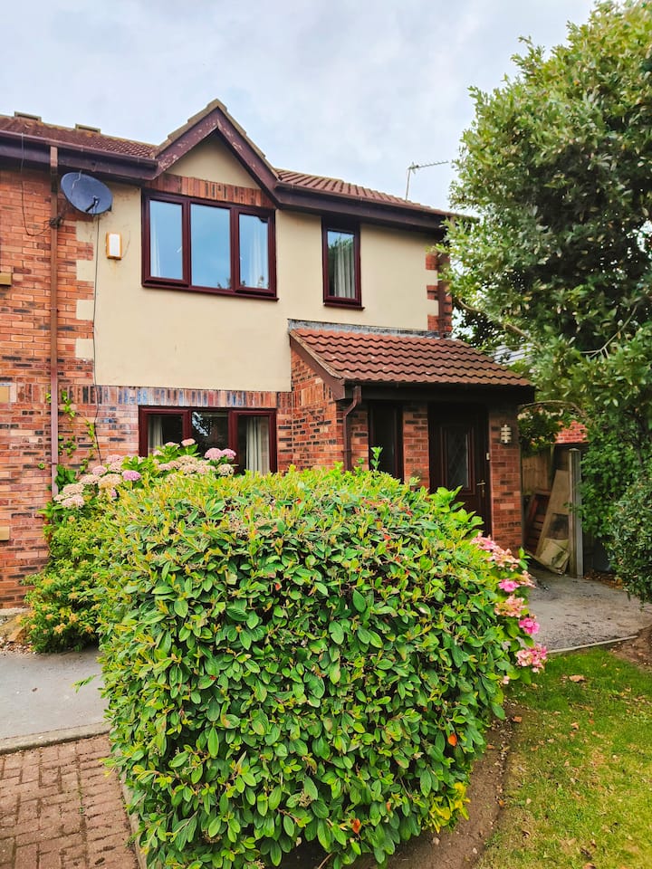 Oakwood House Free Parking 3 Bedroom 2 Bathroom - Blackpool