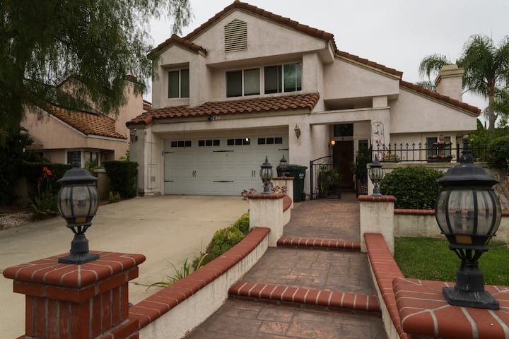 Charming Guest Suite • 2br + Private Balcony - Pomona, CA