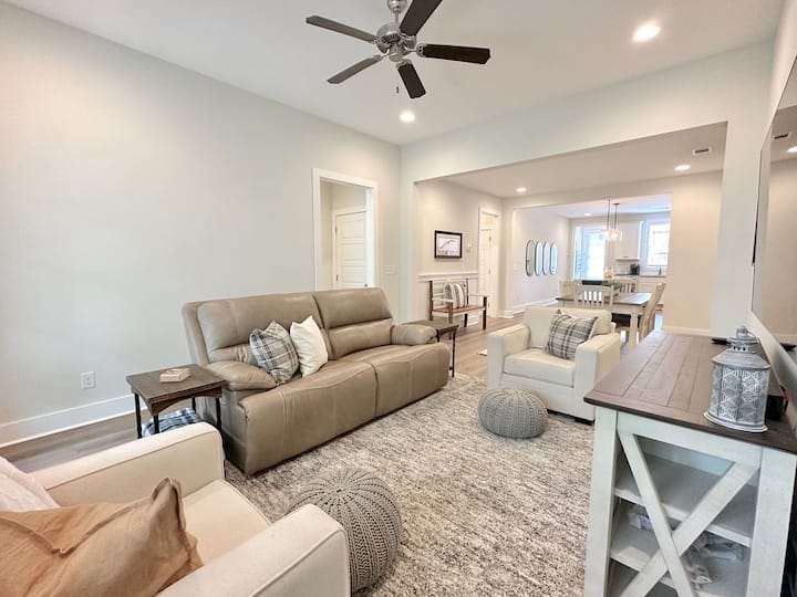 Auburn Gameday Townhome - Auburn, AL
