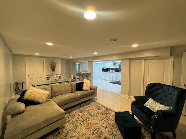 Beautiful Private Basement In Skokie - Evanston, IL