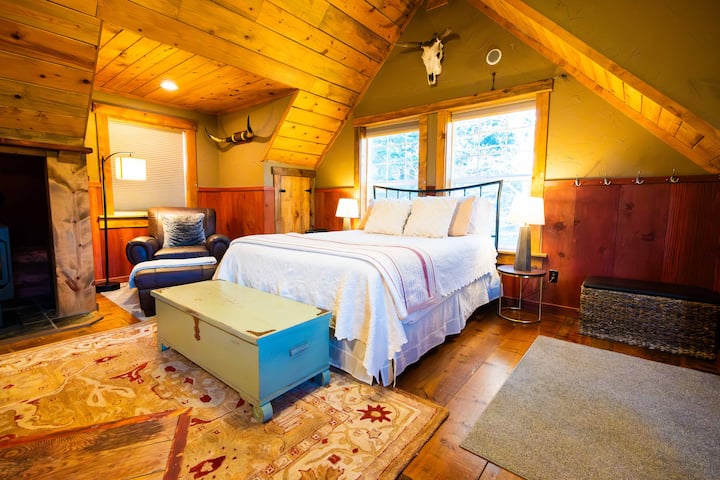 Red Hills Retreat — Upper Carriage House - Sokol Blosser Winery, Dayton